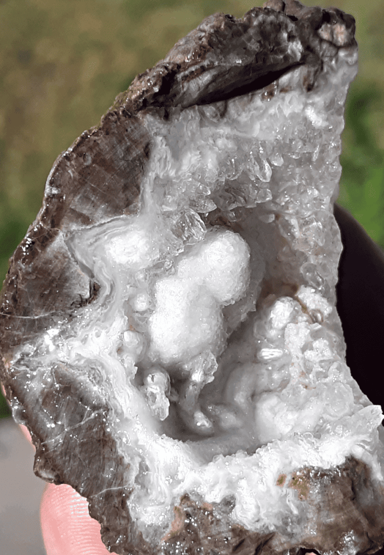 Dig for Thundereggs at Rabbit Springs, Idaho