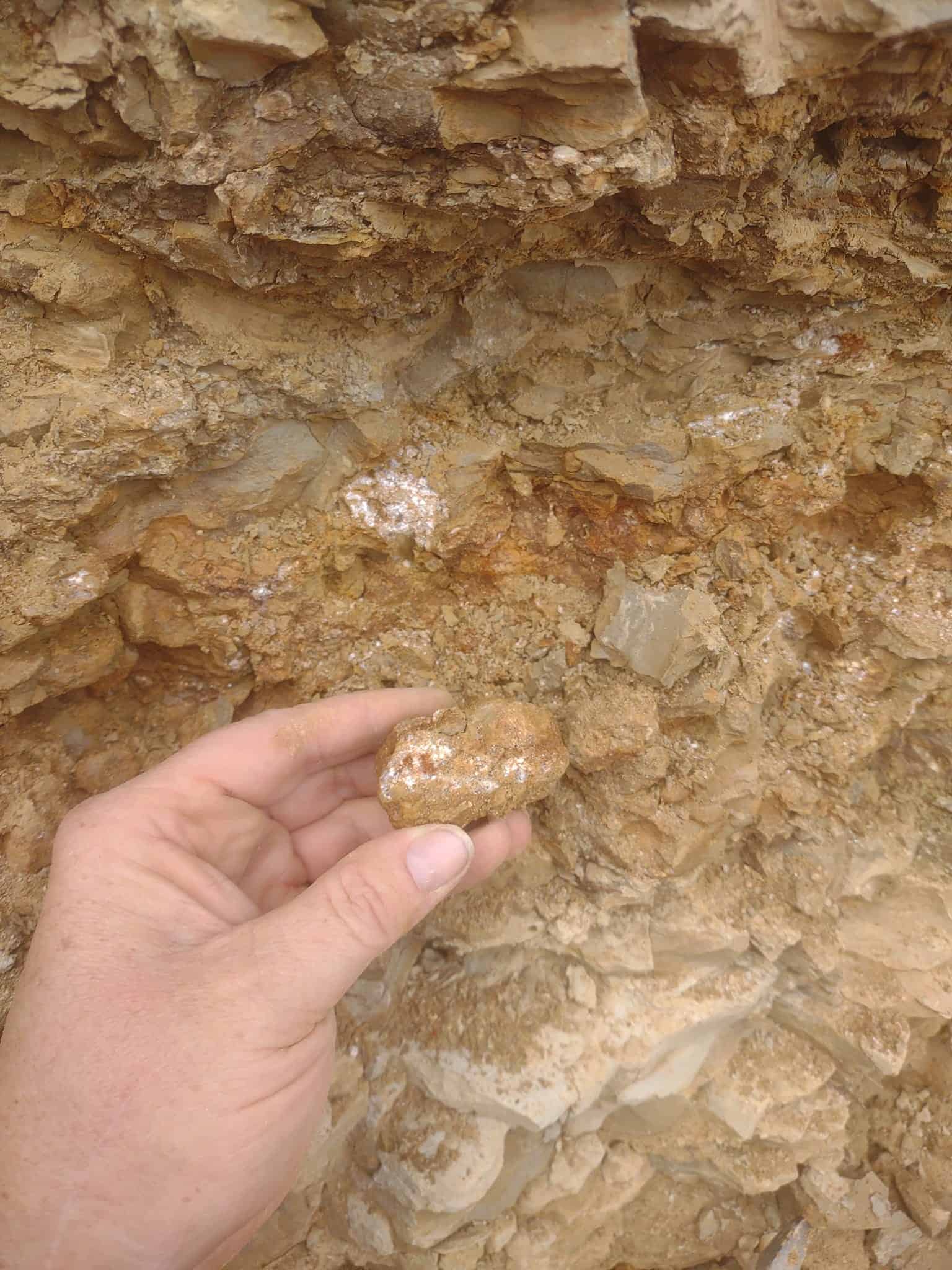 Dig and Collect Geodes and Crystals in Hamilton, Illinois