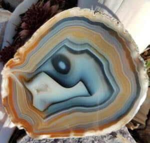 How Much is Agate Worth Per Gram, Carat, or Pound?