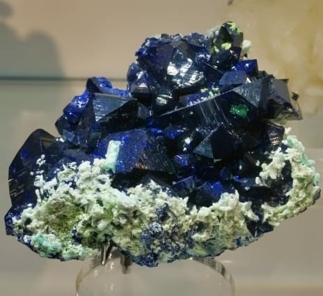 How Much is Azurite Worth per Carat, Gram? (2024 Values)