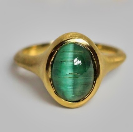 List of Common and Rare Chatoyant Rocks (Cat's Eye Effect)