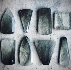 How To Identify Actinolite Like a Graduate Gemologist