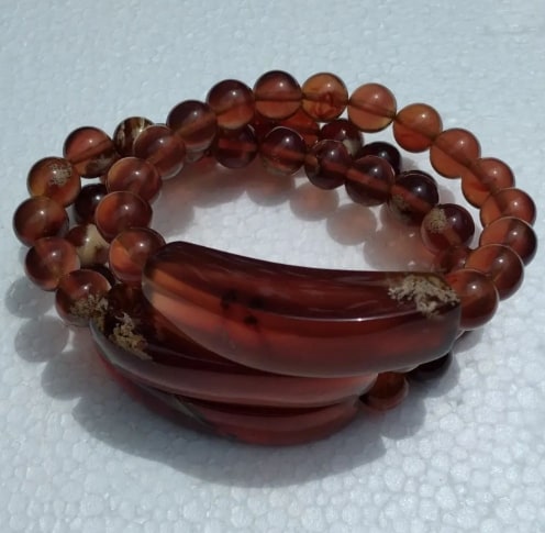 How To Identify Amber Like a Graduate Gemologist