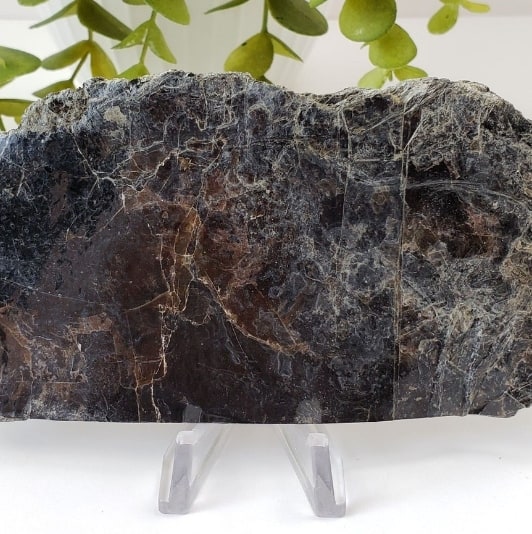 Biotite Mica Schist: Rockhounds Guide to Different Types