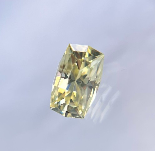 How Much is Anglesite Worth per Carat, Gram? (2024 Values)