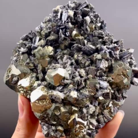 Copper Minerals (Everything You Need to Know to ID them)