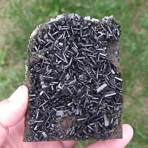 Epidote Mineral (Ultimate Rock Collector's Guide)