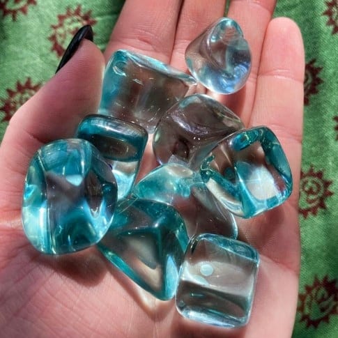 101 Varieties of Obsidian (Become a Pro in Spotting Them)