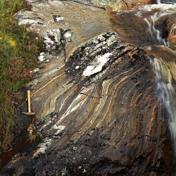 Gneiss Rock Type, Color, Texture, and Uses (Expert Guide)