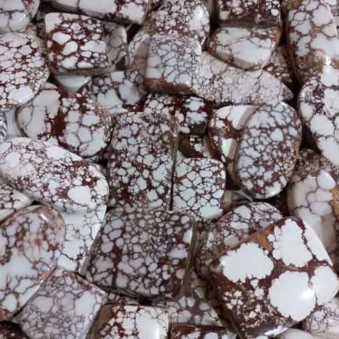 Magnesite Crystals & Rocks (Lapidary Artists Dream About It)