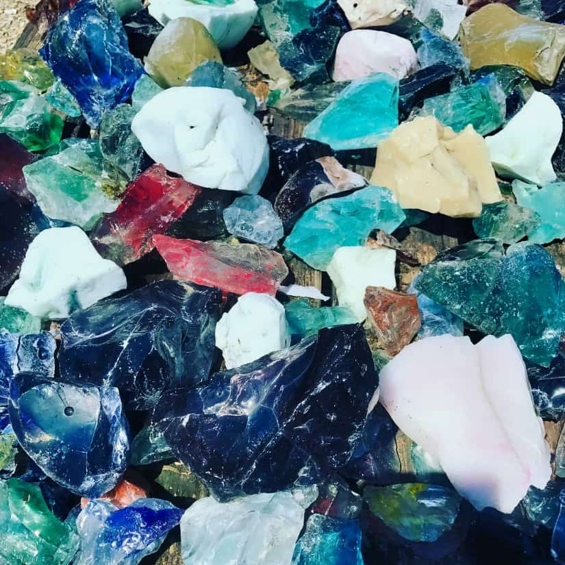 Types of Slag Glass (All Colors, Varieties, & Lots of Pics)