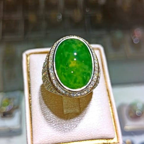 Types of Green Crystals (Names of The Best Gems to Collect)