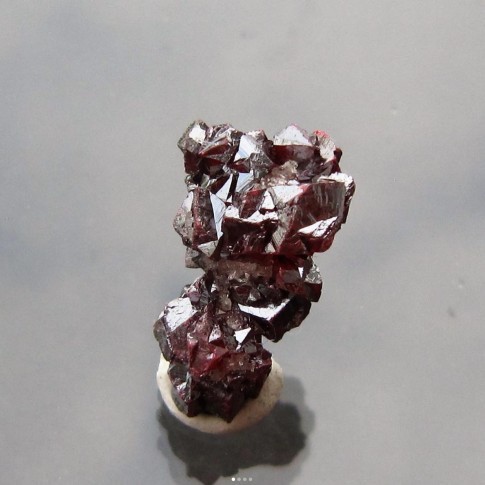 How To Identify Cinnabar Like a Graduate Gemologist