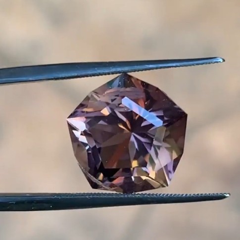 How To Identify Scapolite Like a Graduate Gemologist