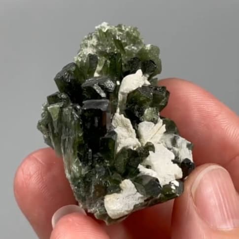 How To Identify Diopside Like a Graduate Gemologist