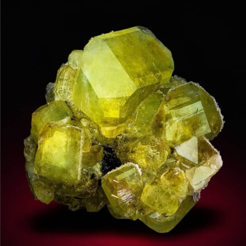 How To Identify Datolite Like a Graduate Gemologist